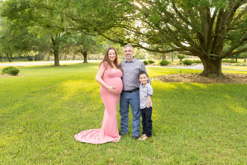 Hello, Mama! Beautiful Maternity Photo Session for Mom-to-Be - Andrea ...