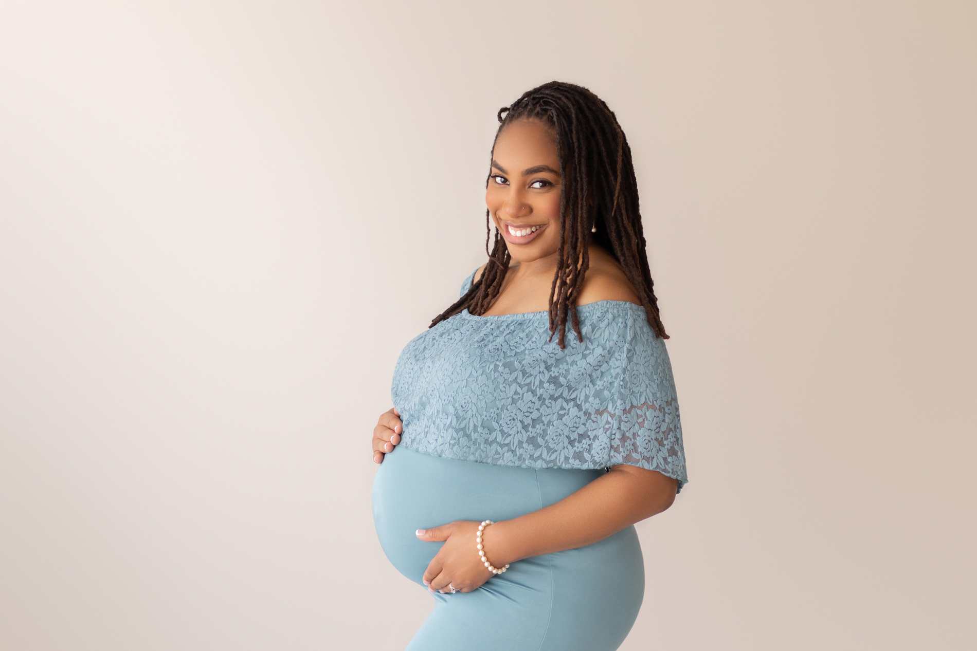 Maternal Strength & Beauty: An Elegant Maternity Photo Session - Andrea ...